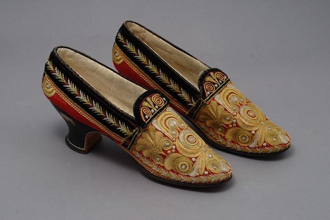 Paire de chaussures femme